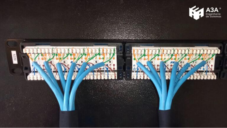 O Patch Panel conecta e organiza os cabos de Rede no Rack